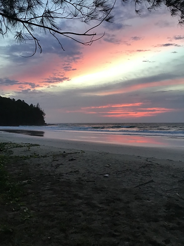Kudat (Pantai Kosuhui) Surf Photo by Ian Haldane Smith | 4:50 pm 2 Aug 2019