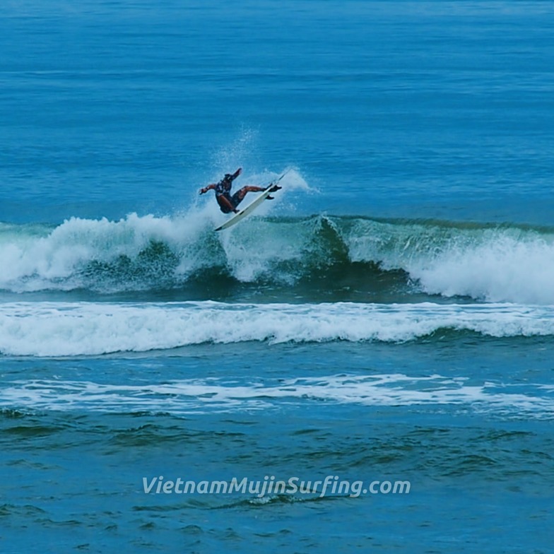 China Beach Surf Photo by VietnamMujinSurfing.com | 9:44 am 7 Mar 2023