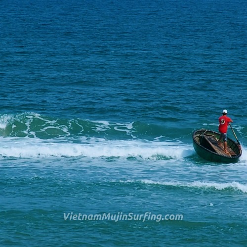 China Beach Surf Forecast and Surf Reports (Da Nang, Vietnam)