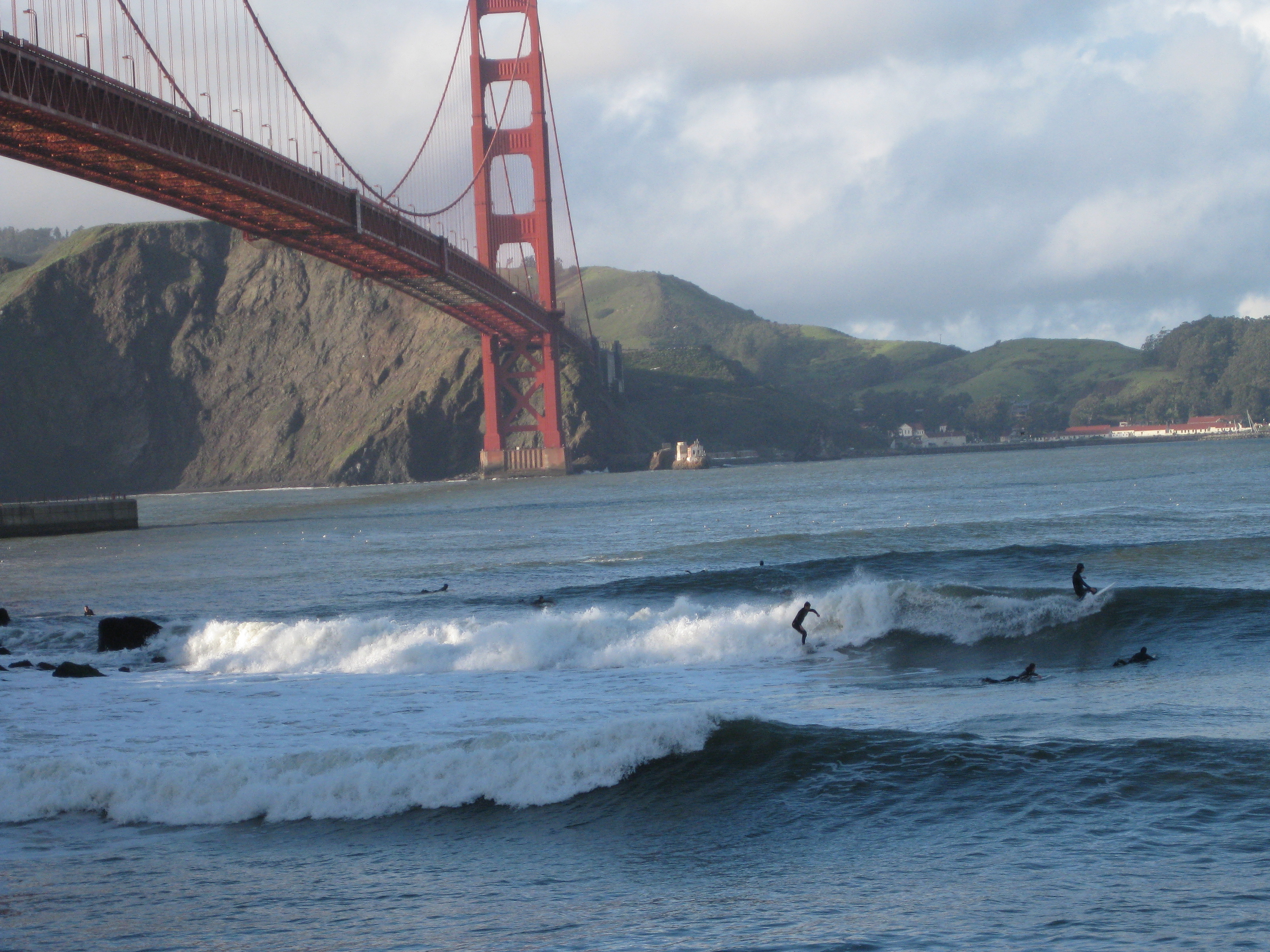 Fort Point Surf Photo by Rward | 7:48 pm 26 Feb 2010