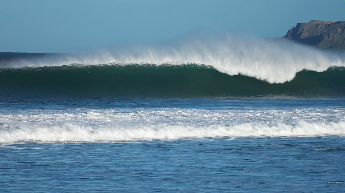 White Rocks Surf Photo by Rob Davies | 12:00 pm 8 Dec 2025